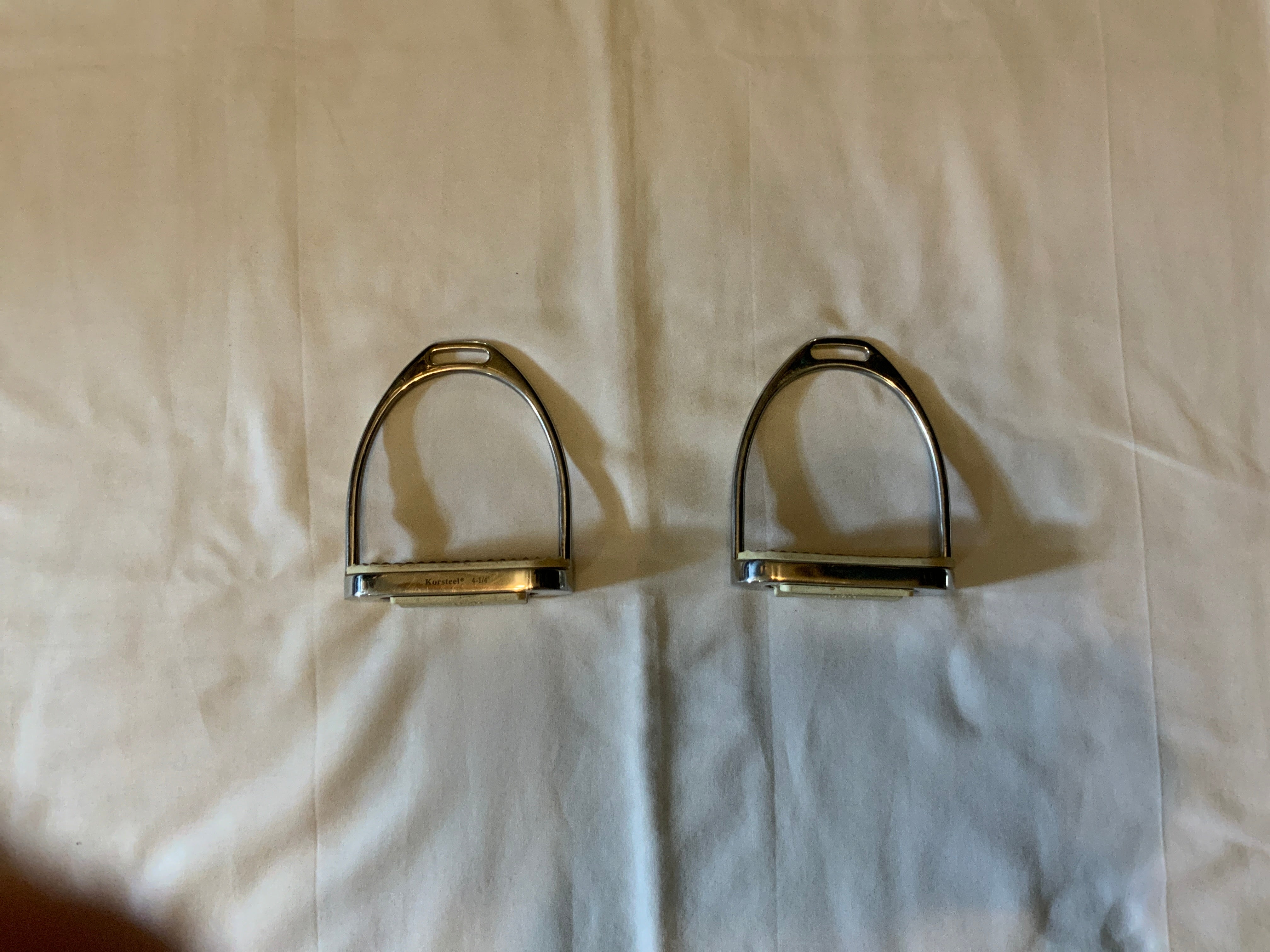 Korsteel® Stirrups 4 1/4” – Saddles N' Stuff